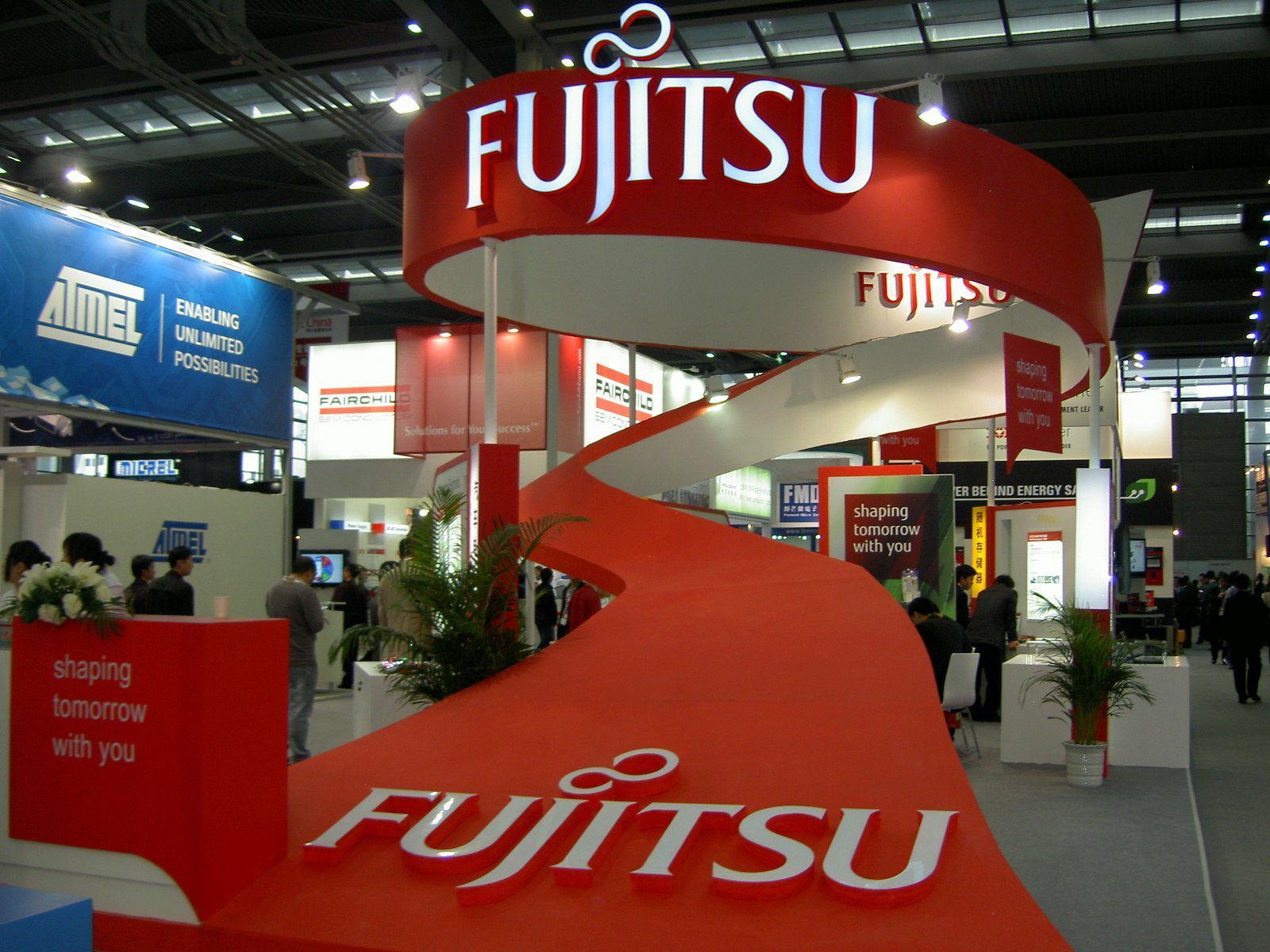 Fujitsu schakelt robot in aan assemblagelijn - ITdaily.